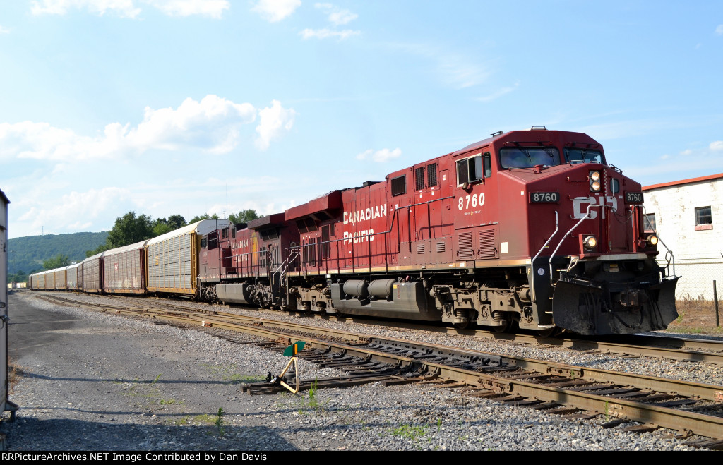 CP ES44AH 8760 leads 258